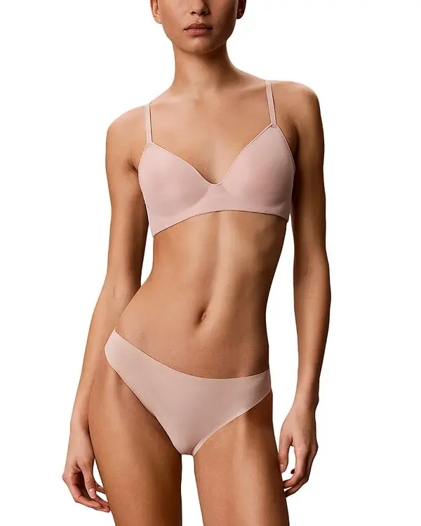 Calvin Klein Lightly Lined Wirefree Plunge Bra