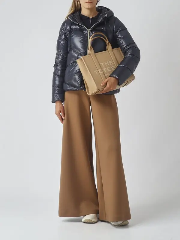 Marc Jacobs The Medium Tote Bag In Grained Leather With Printed Logo - Camel