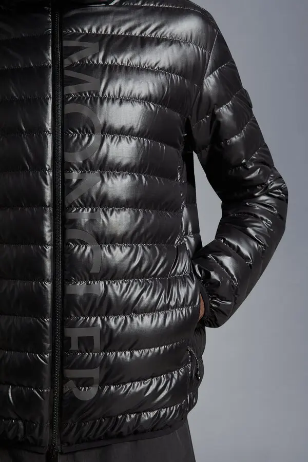 Moncler Lauzet Short Down Jacket