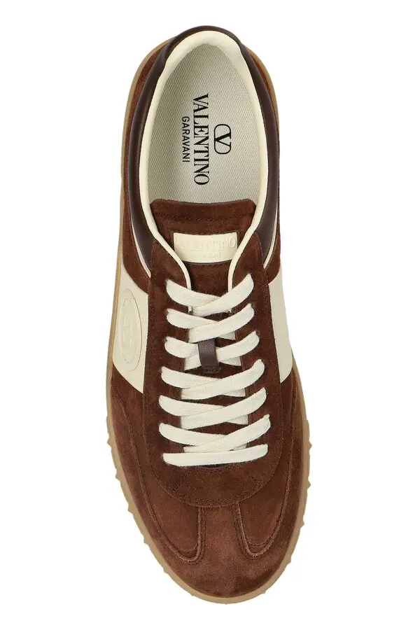 Valentino Garavani Round-toe Low-top Casual Shoes