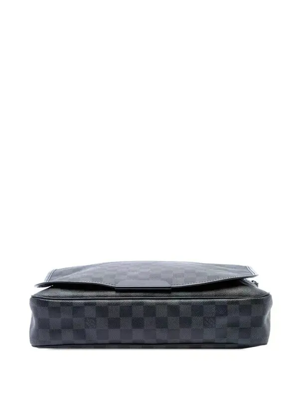 LOUIS VUITTON 2010 Damier Graphite Daniel Mm Crossbody Bag
