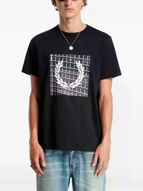 Fred Perry Laurel Wreath Graphic-print T-shirt - Black