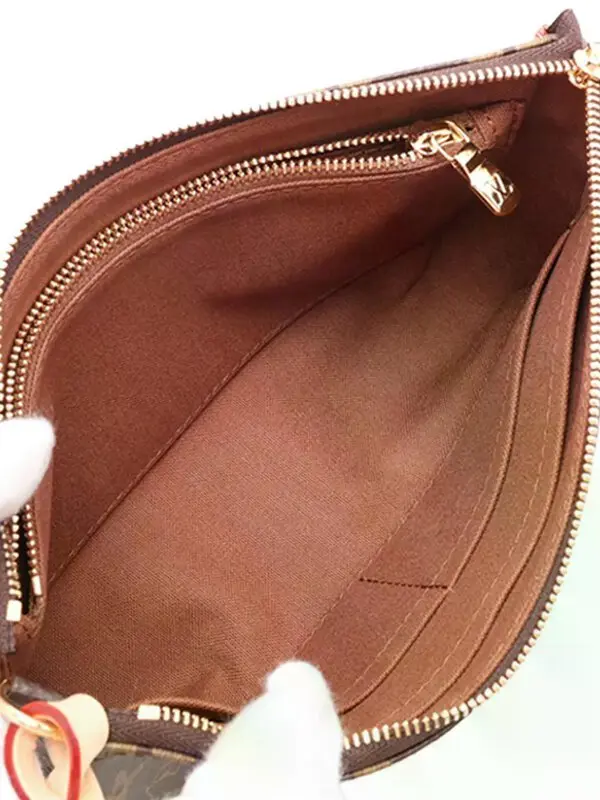 LOUIS VUITTON 1990-2010 Monogram Pochette Accessoires Shoulder Bag