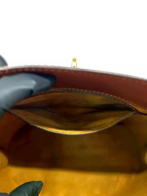 LOUIS VUITTON 1993 Epi Cluny Shoulder Bag
