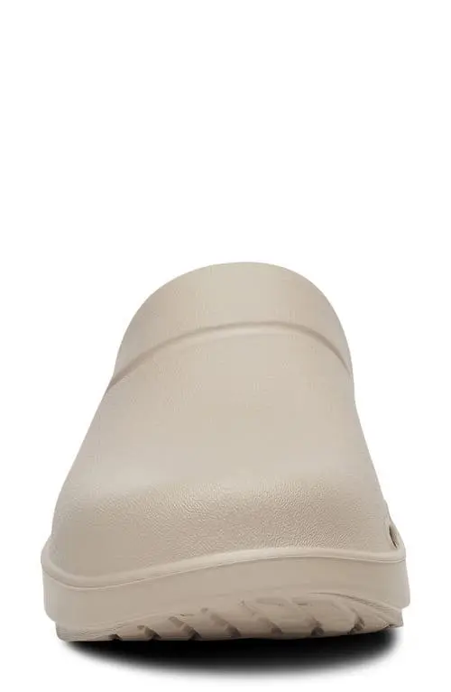 OOFOS Cloog Clog