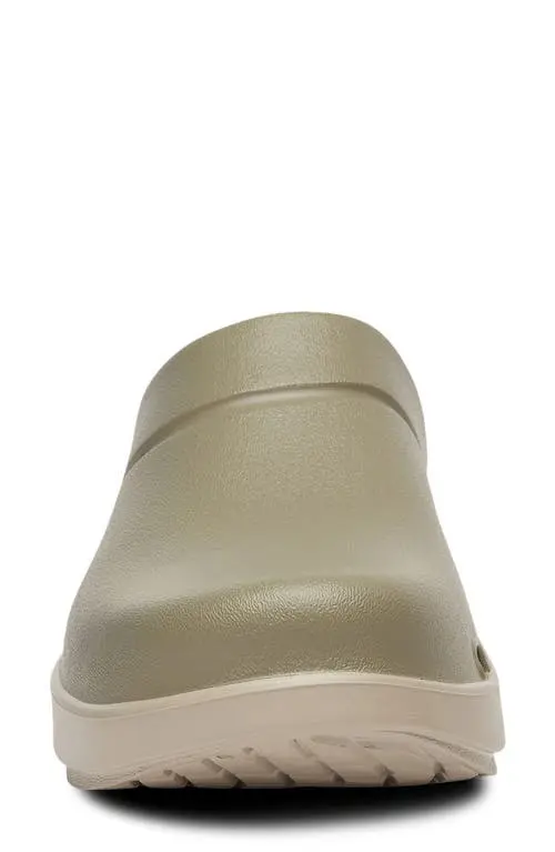 OOFOS Clog