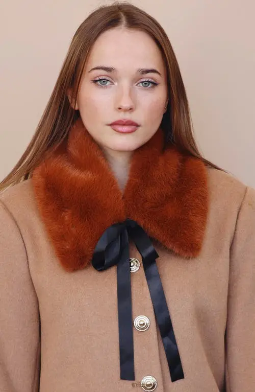 PETIT MOMENTS Norfolk Faux Fur Collar