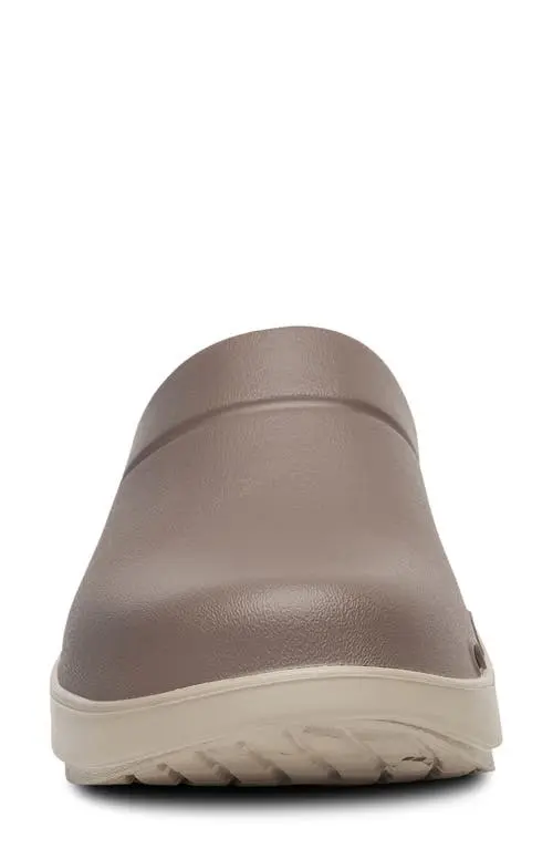 OOFOS Oocloog Clog