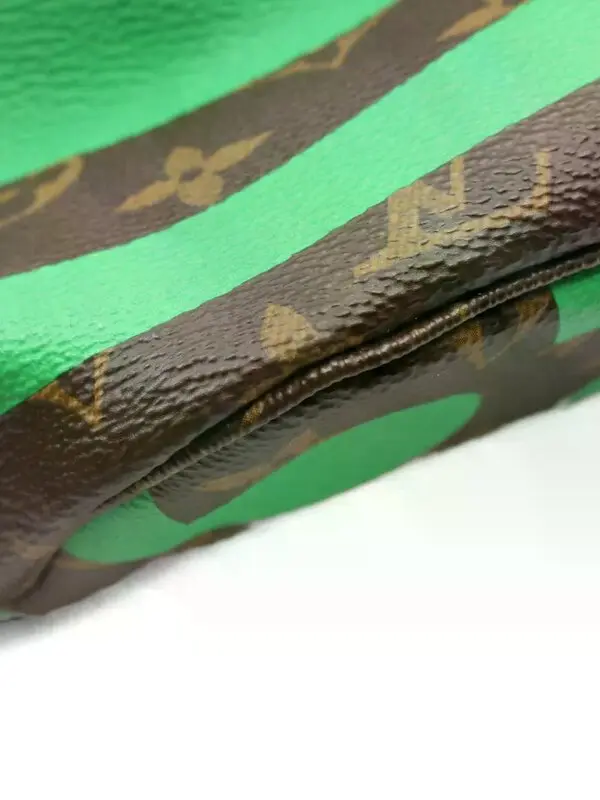LOUIS VUITTON 2017 Mm Neverfull Tote Bag