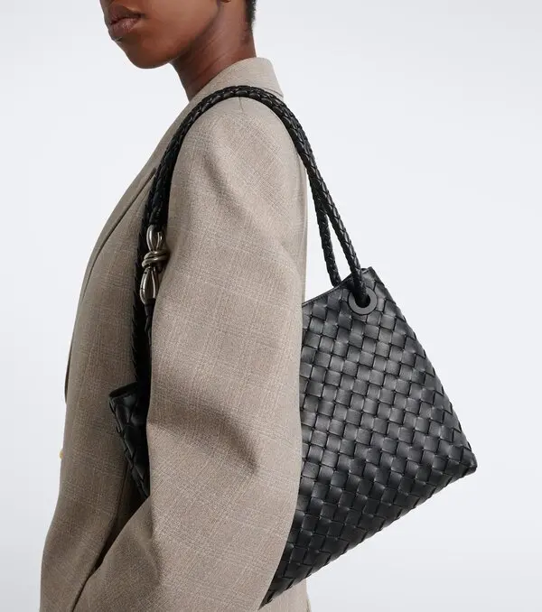 Bottega Veneta Andiamo Intrecciato Large Leather Top-handle Bag