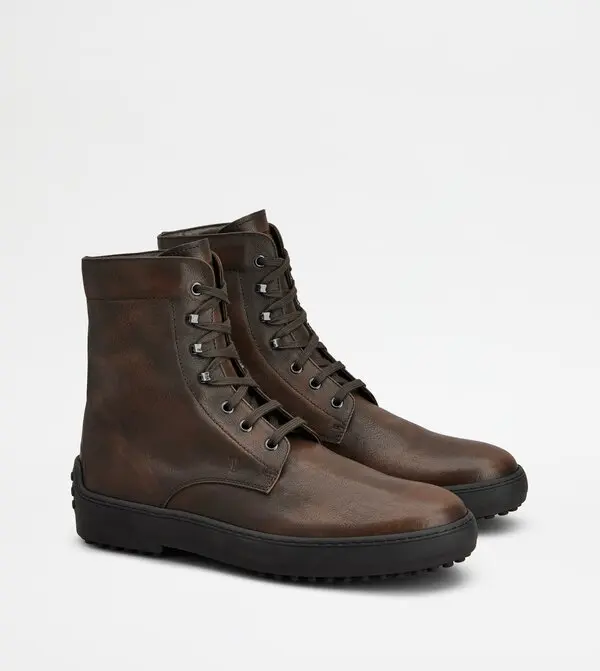 TOD'S Winter Gommino Ankle Boots In Leather