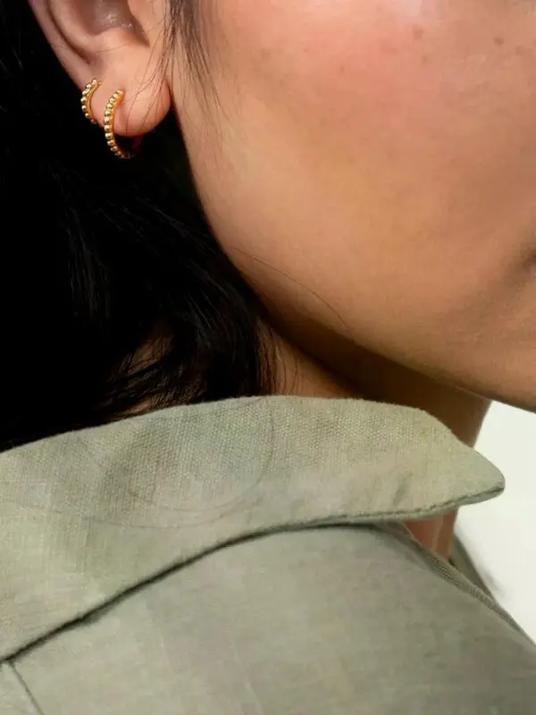 DOWER & HALL Medium Huggie Hoop Earrings