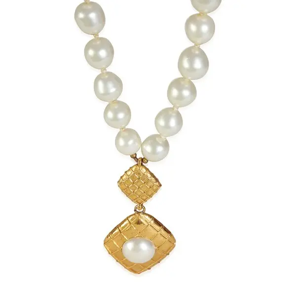 Chanel Gold-plated Vintage Faux Pearl Necklace - Gold_plated