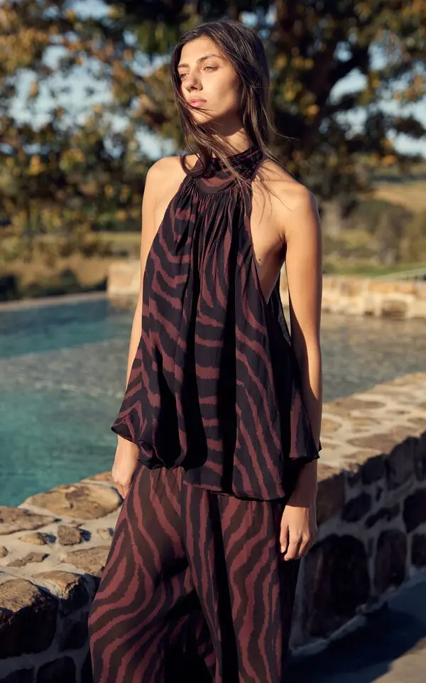ROAME Blaise Top