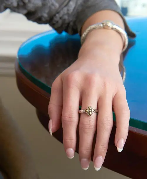DEVATA Maple Leaf Ring