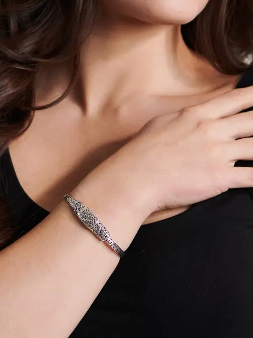 DEVATA Dragon Skin With Dragon Bone Chain Bracelet