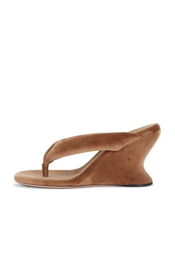 Balenciaga Gaeta Wedge Thong Sandal - Hazelnut