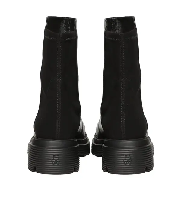 STUART WEITZMAN Round Toe Ankle Boots