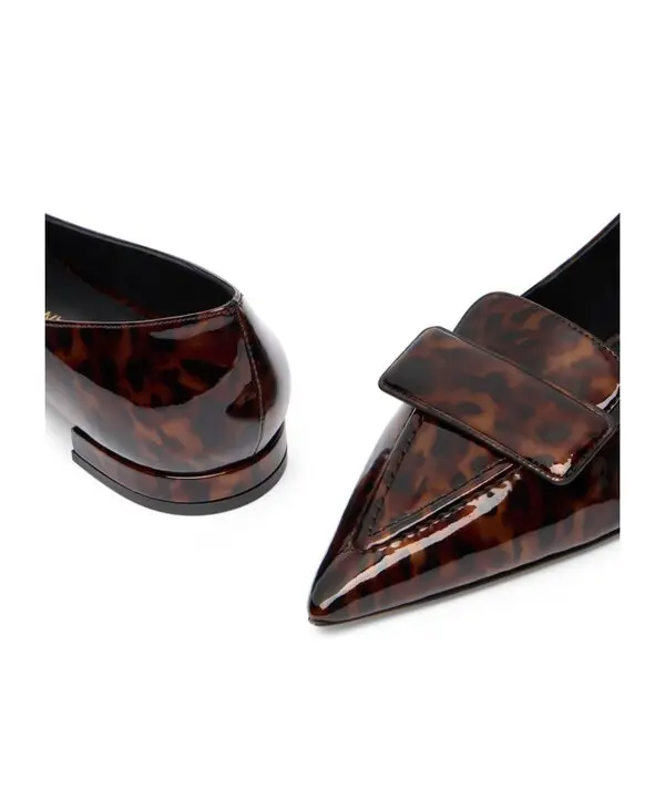 STUART WEITZMAN Sovinnie Flat