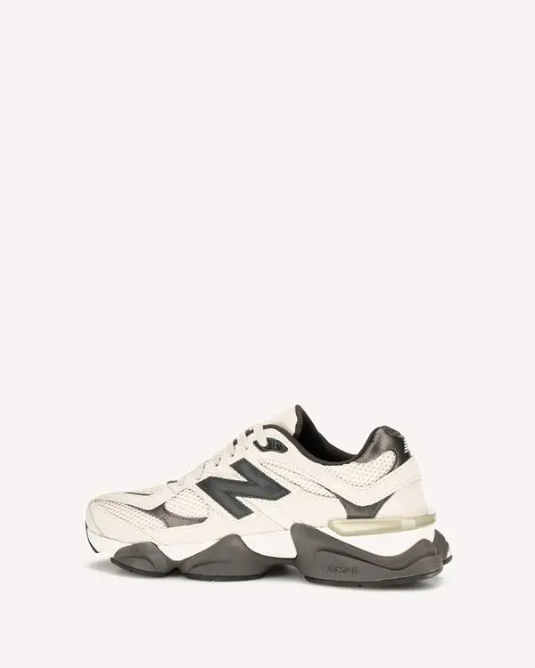 NEW BALANCE 9060 Sneakers - Cream