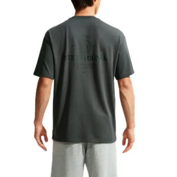 Nike T-shirt