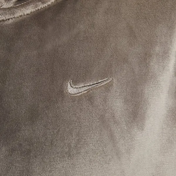Nike Chill Knit Velvet Full-zip Hoodie Asia Sizing - Brown Mocha