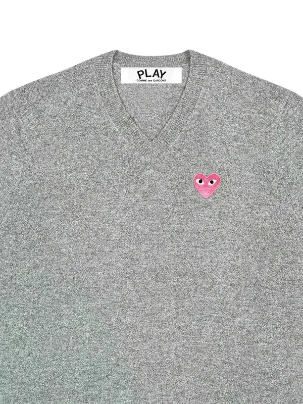 Play Comme Des Garcon Heart-patch V-neck Sweater