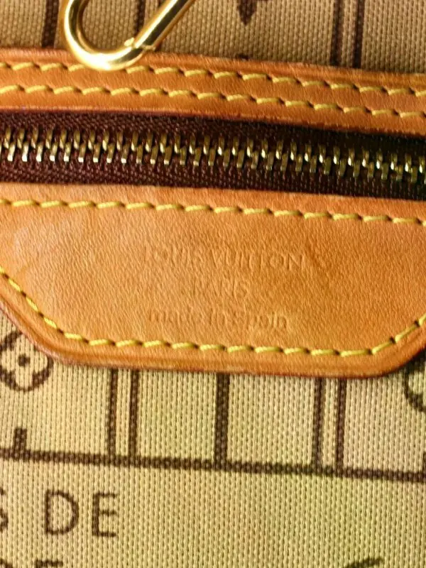 LOUIS VUITTON Neverfull Monogram Canvas Mm Tote Bag