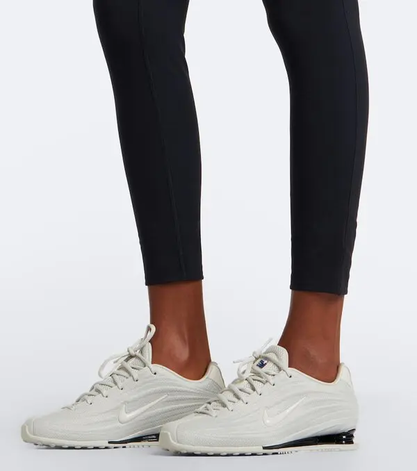 NIKESKIMS Studio Stretch Leggings - Black