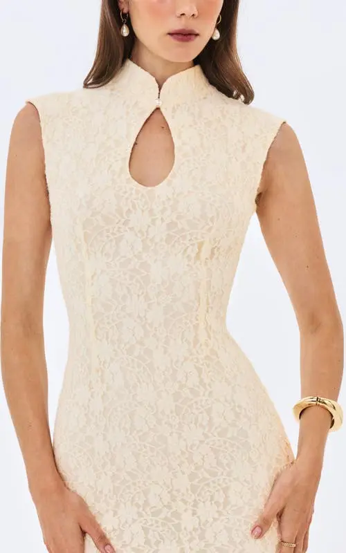 MISS CIRCLE NEW YORK Garcelle Brushed Lace Keyhole Mermaid Midi Dress