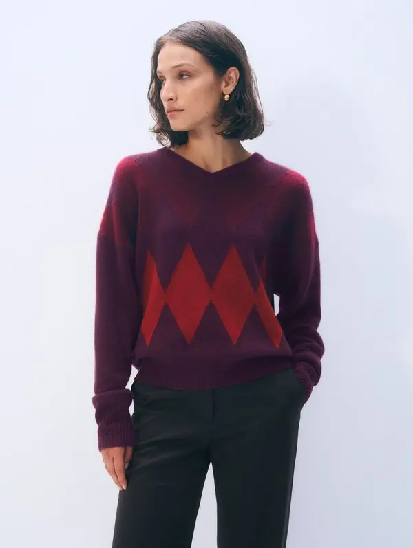 WHITE & WARREN Cashmere Argyle Oversized V-neck Sweater In Size - Sangria Combo