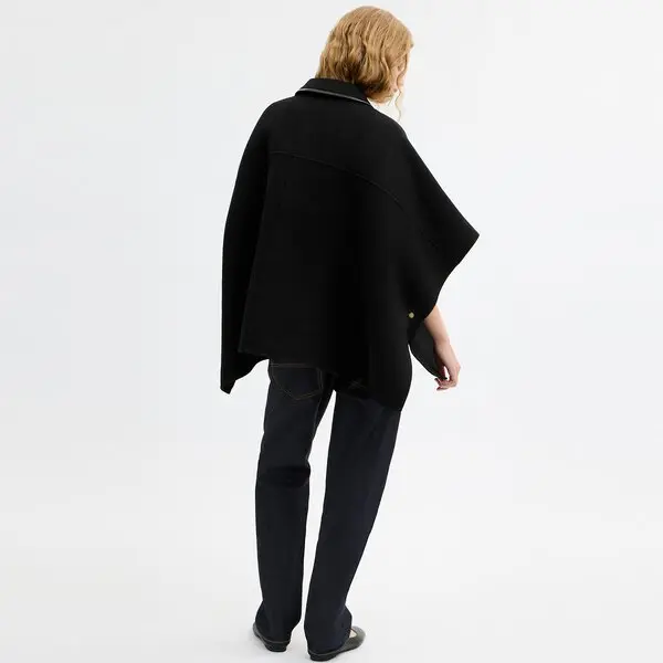 COACH Turnlock Cape - Black