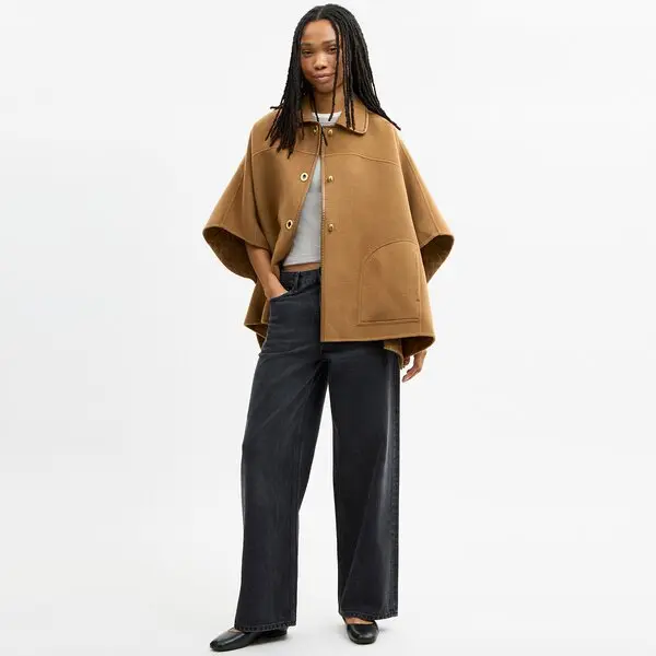 COACH Turnlock Cape - Camel