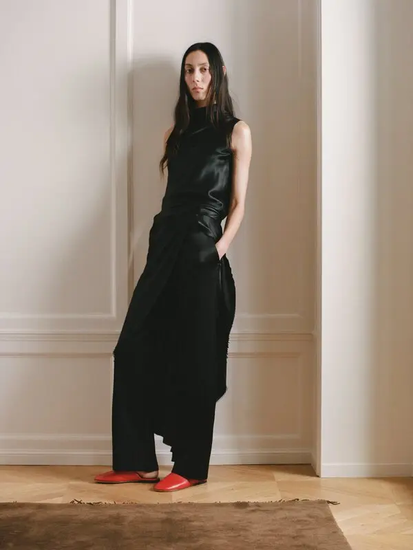 JUDE Floor Slide In Leather