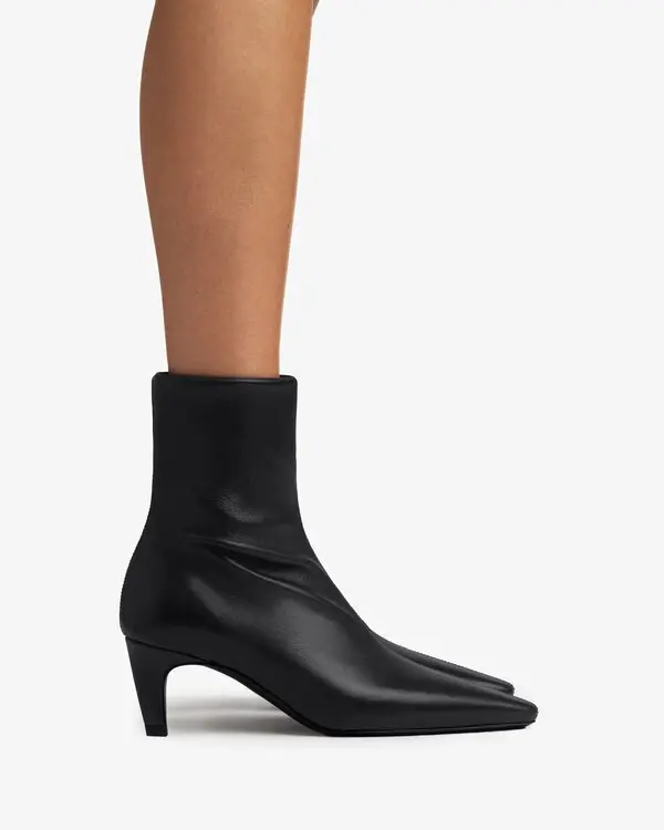 JUDE Cave Ankle Boot In Stretch Leather
