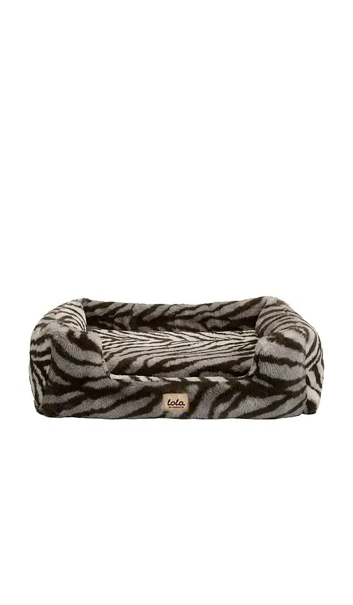 LOLA BLANKETS Large Pet Bed In Multi - Zebra