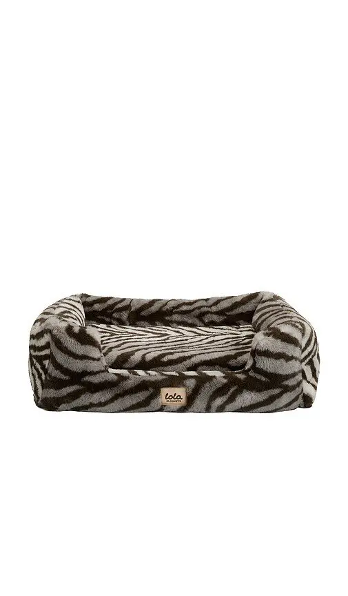 LOLA BLANKETS Medium Pet Bed In Multi - Zebra