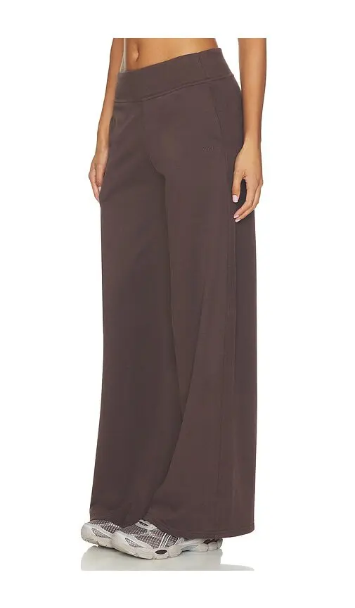 Vuori Sedona Midrise Wide Leg Sweatpant In Brown