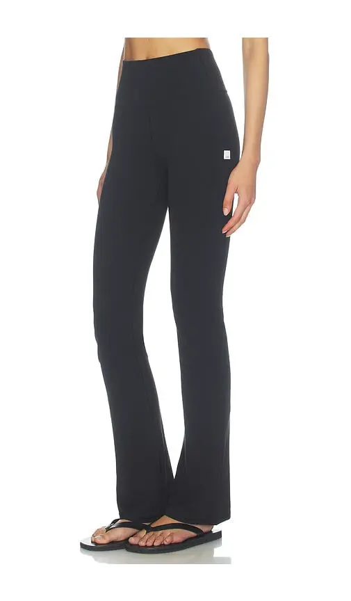 Vuori Allthefeels Slim Flare Legging