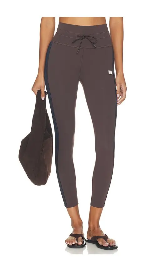 Vuori Daily Track Legging In Brown - French Roast
