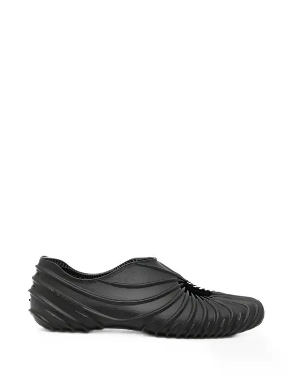 ALIVEFORM Dermis Sneakers