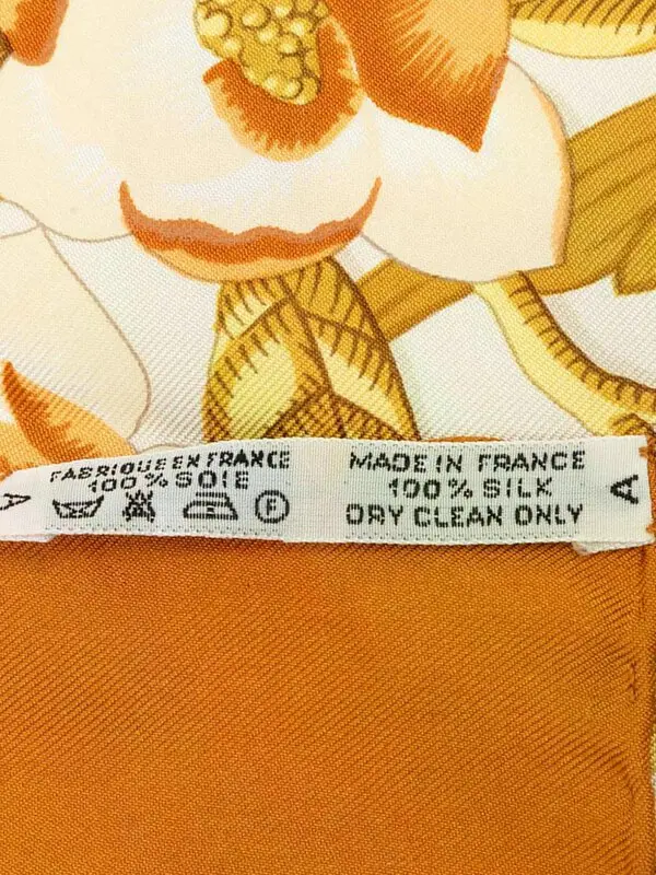 Hermès 20th Century Caraibes Silk Scarf 90 Scarves - White