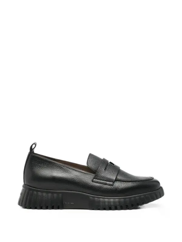 WONDERS Grained Leather Loafers