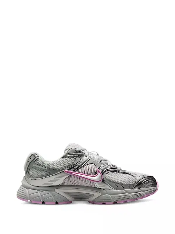 Nike V5 Rnr Sneakers