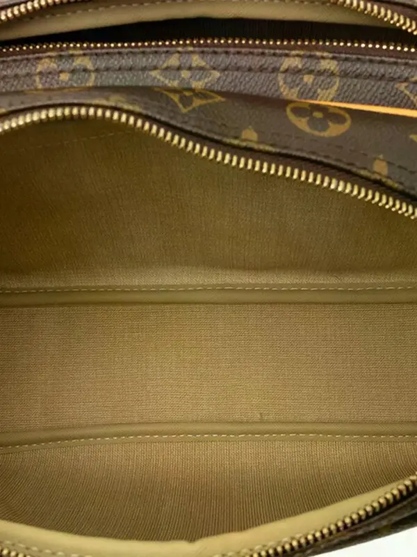 LOUIS VUITTON 2002 Monogram Reporter Pm Crossbody Bag