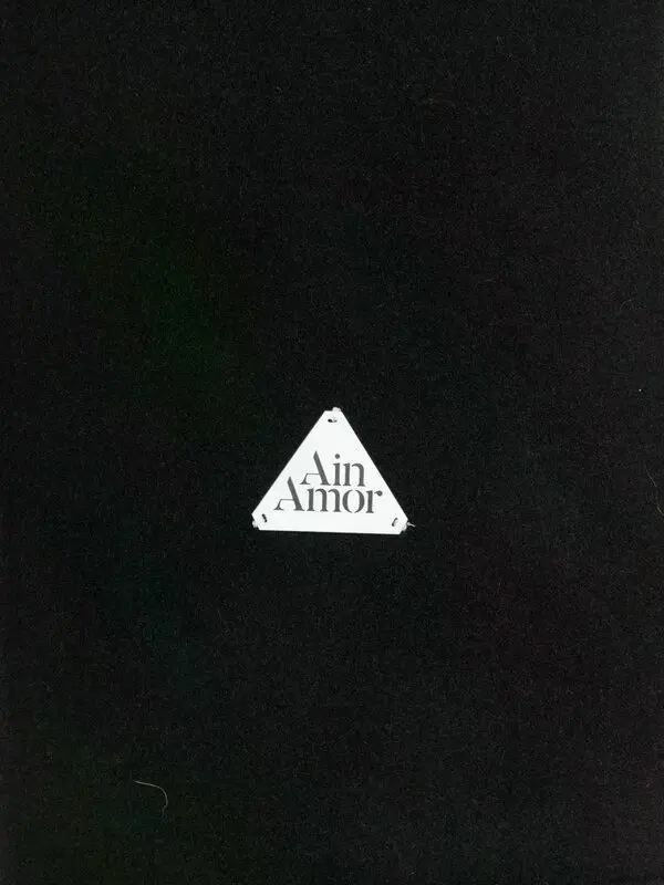 AIN AMOR Logo-patch Button-fastening Scarf