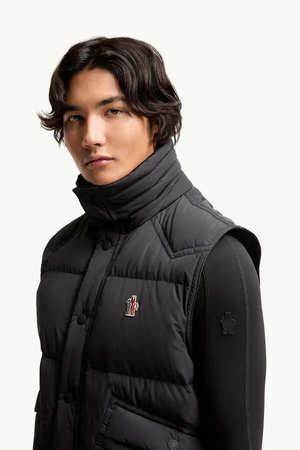 Moncler High-neck Button-up Gilet - Black