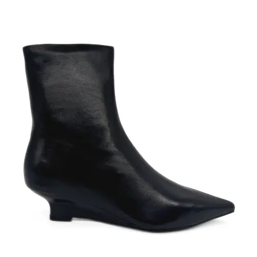 AMIE RAFA Jody Leather Wedge Boots - Black