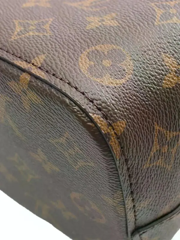 LOUIS VUITTON 2000-2026 Monogram Neonoe Bb Bucket Bag