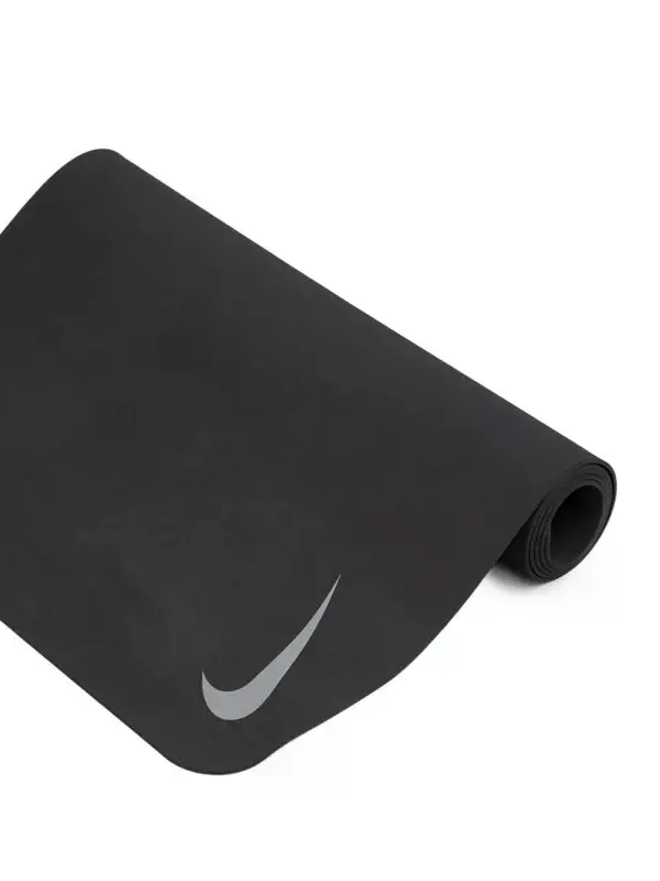 Nike Logo-print Toga Mat